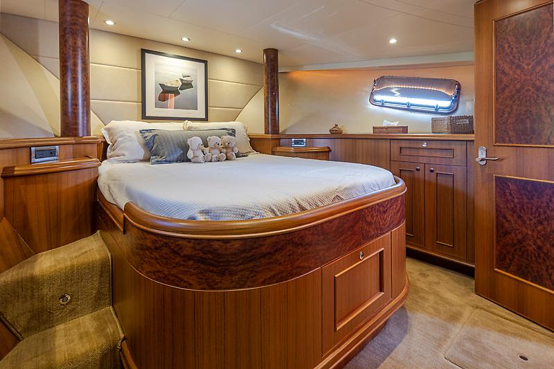 INCREDIBLE 54' Ocean Alexander 54 Trawler 2010