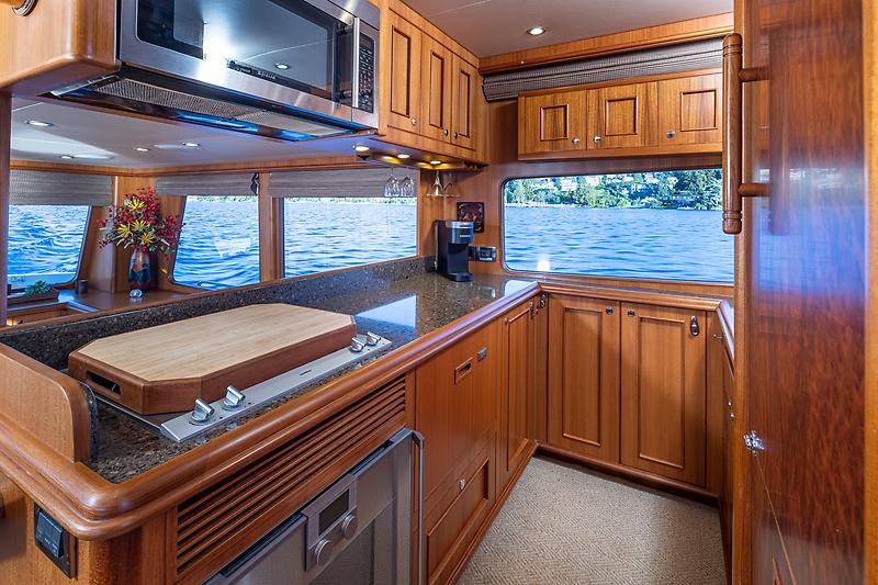 INCREDIBLE 54' Ocean Alexander 54 Trawler 2010